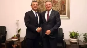 CHP Genel Başkanı Özgür Özel Hatay’da özür diledi